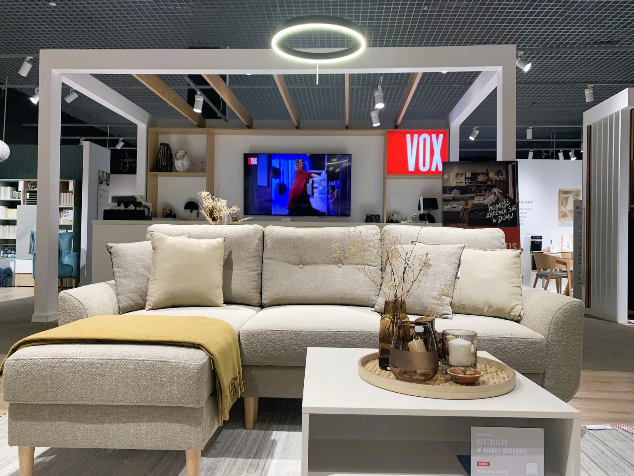 VOX. Salon mebli. Warszawa, Malborska 41