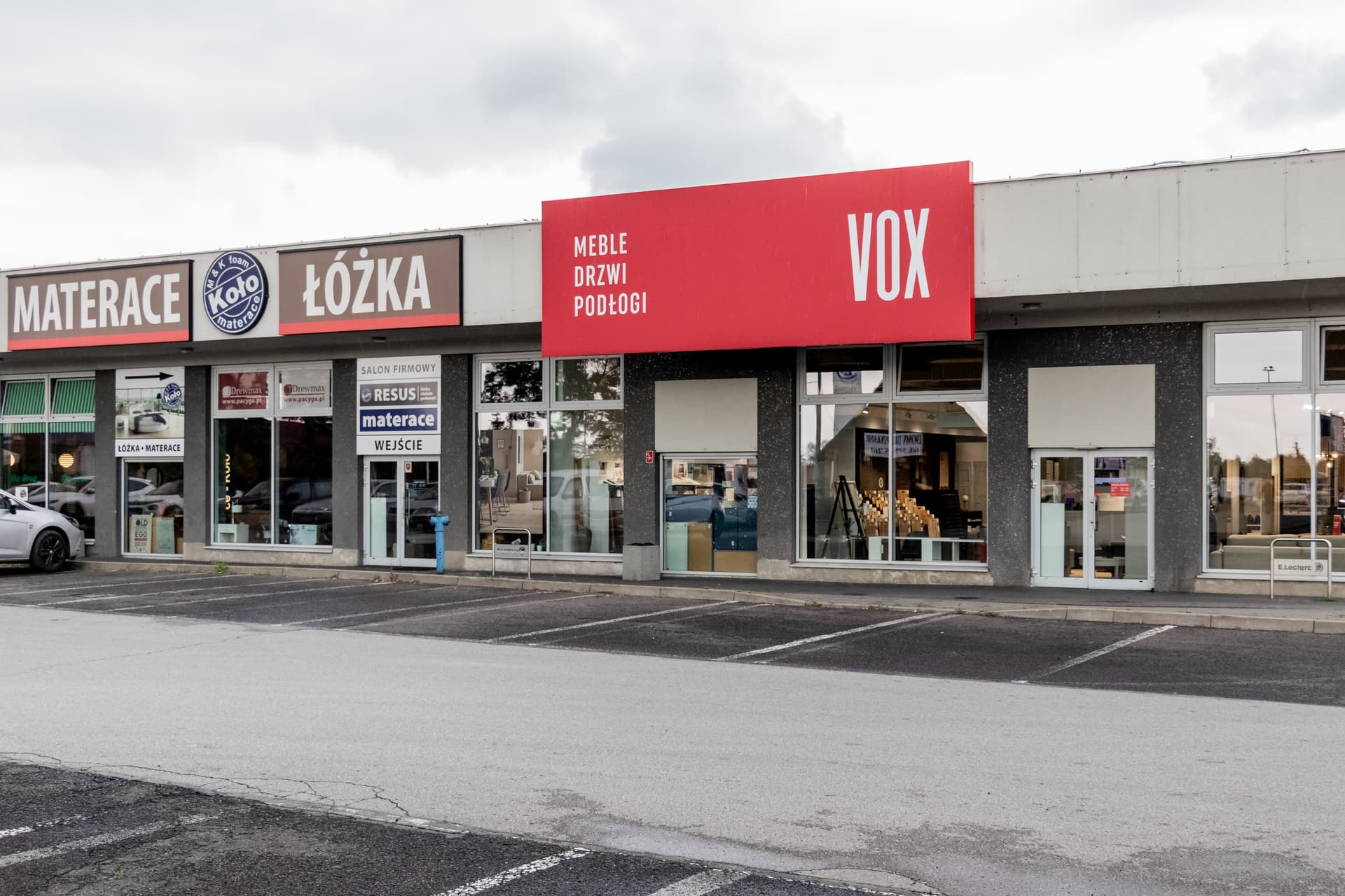 VOX. Salon mebli, drzwi i podłóg. Łódź, Inflancka 53